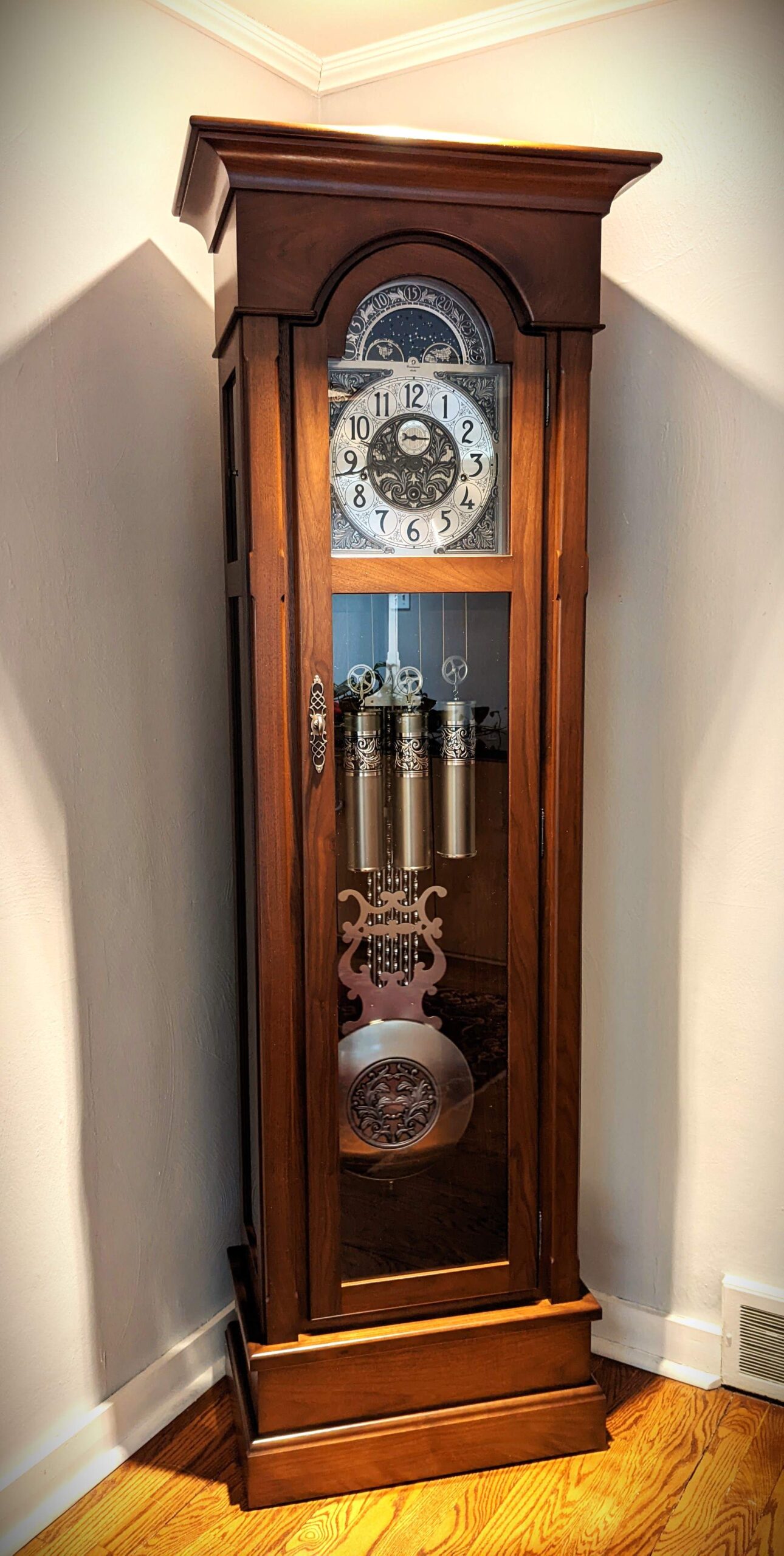 6 Tips: Turn Your Grandfather Clock Into Treasured Heirloom